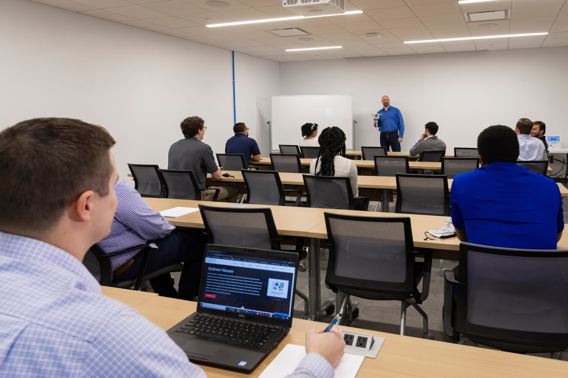 Digital instrument training empowers companies to leverage the IIoT ...