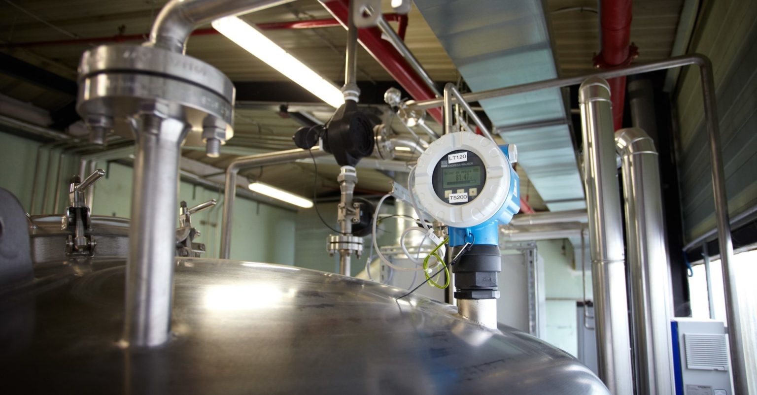 Radar vs. ultrasonic level sensors - Endress+Hauser